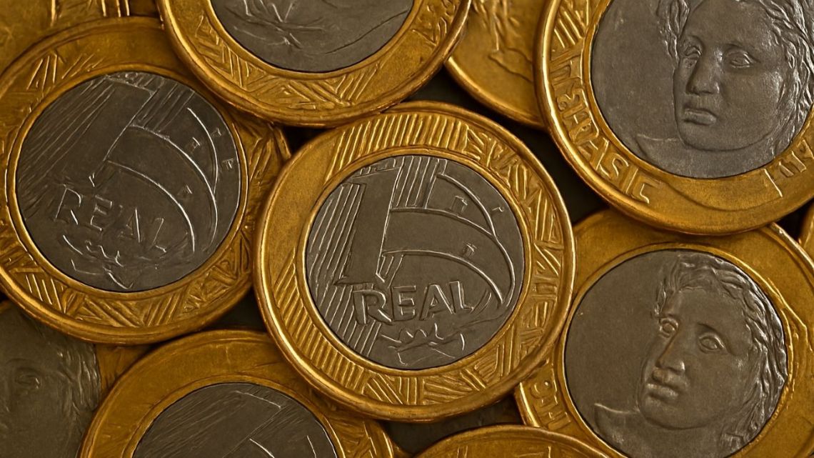 El precio del real blue al cierre del 15 de enero de 2026 | Sitios ...